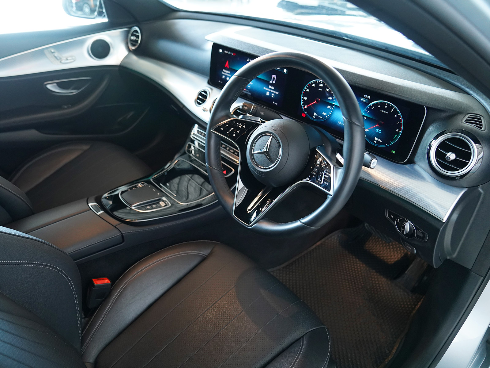 Benz NK - Mercedes Benz E-CLASS E300e Avantgarde Facelift