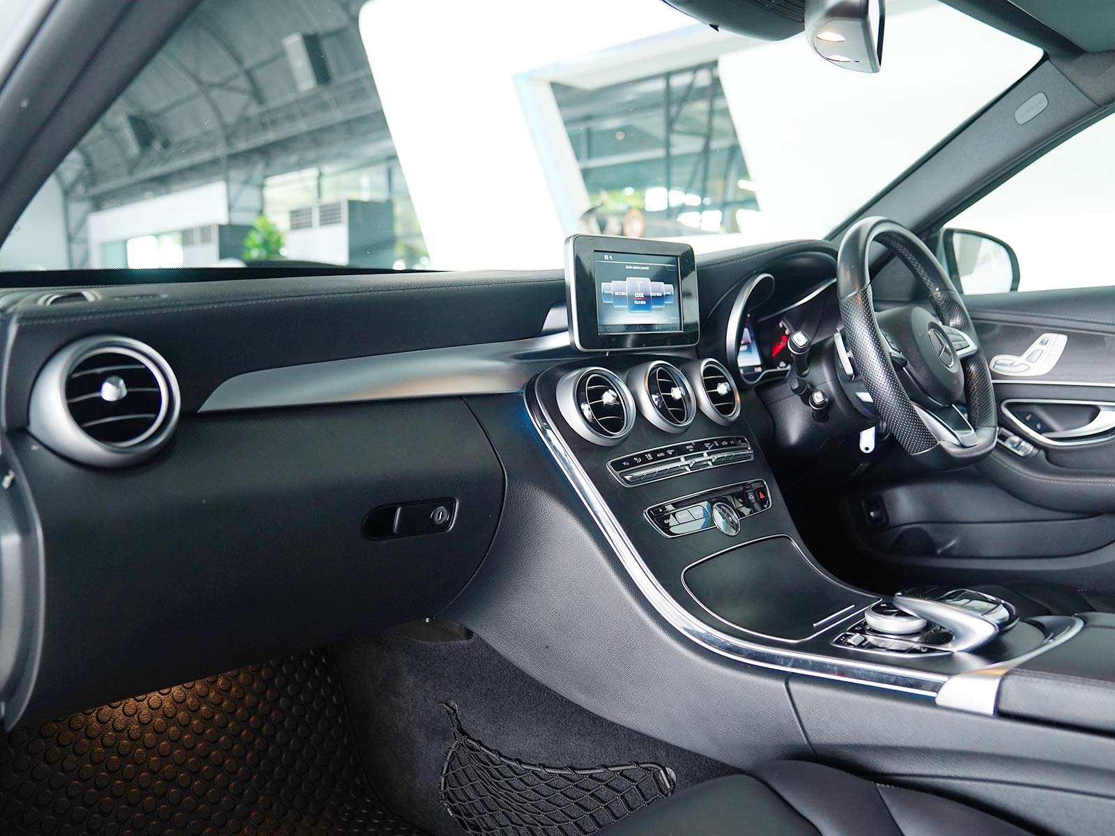 Benz NK - Mercedes Benz C-CLASS C350e AMG