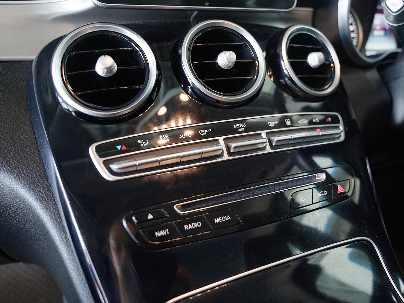 Benz NK - Mercedes Benz C-CLASS C350e Avantgarde