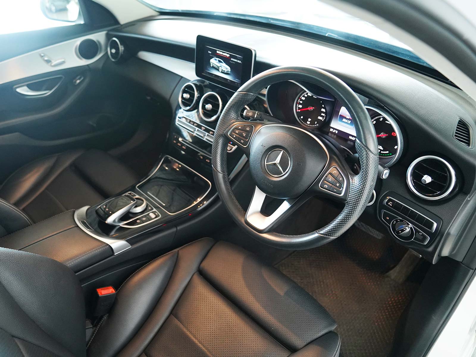 Benz NK - Mercedes Benz C-CLASS C350e Avantgarde